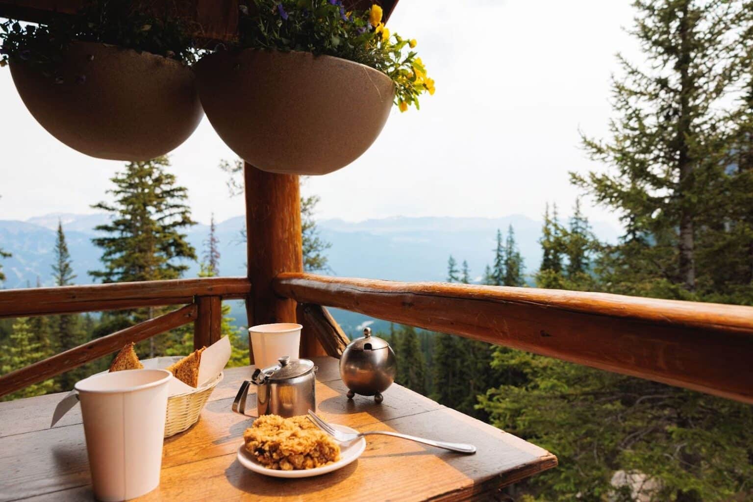 Lake Agnes Tea House Hike: The Essential Lake Louise Hike | Moraine ...