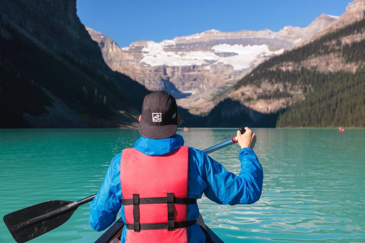 The Ultimate Guide for Your Lake Louise Canoe Trip | Moraine Lake Bus ...