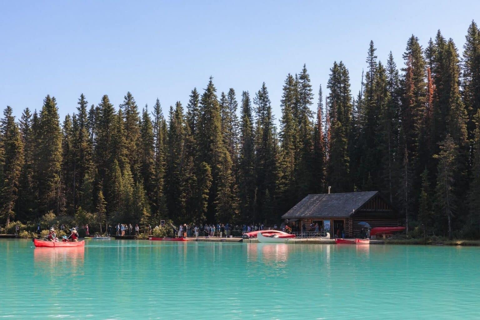 The Ultimate Guide for Your Lake Louise Canoe Trip | Moraine Lake Bus ...