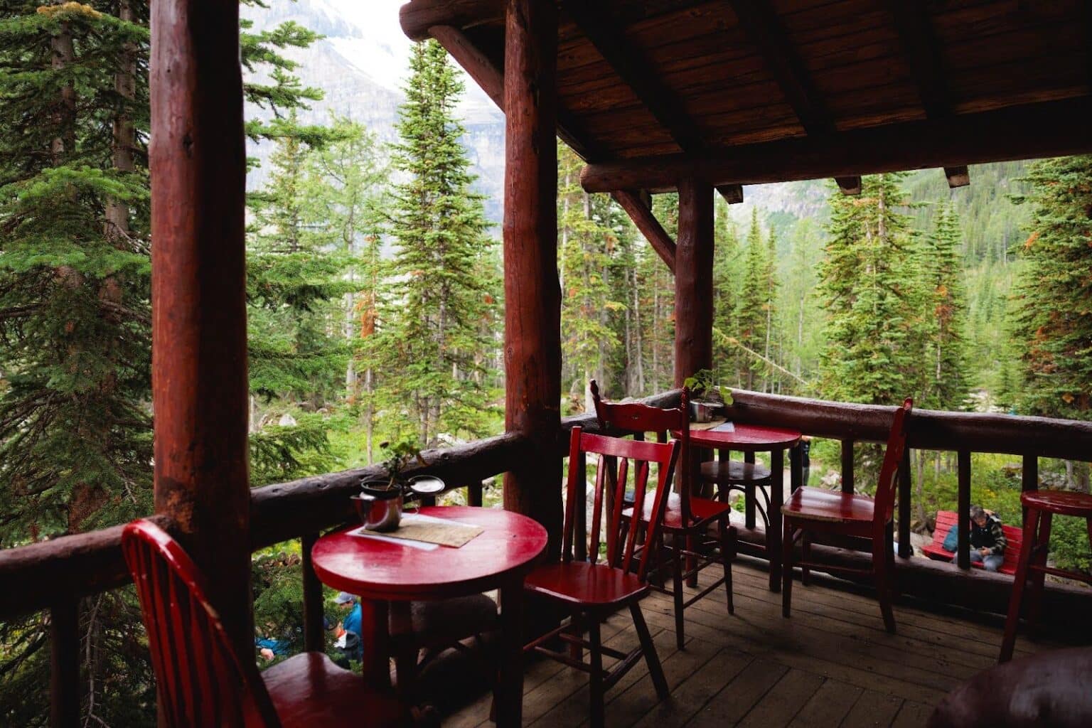 Hiking to the Plain of Six Glaciers Teahouse from Lake Louise - Moraine ...