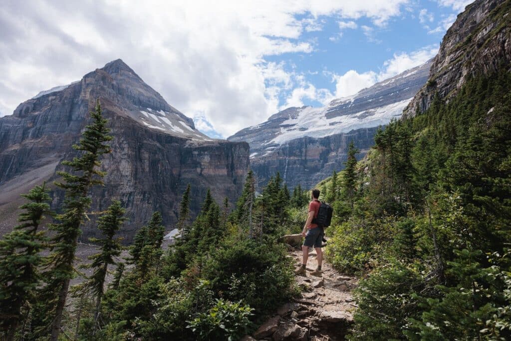 Hiking to the Plain of Six Glaciers Teahouse from Lake Louise - Moraine ...