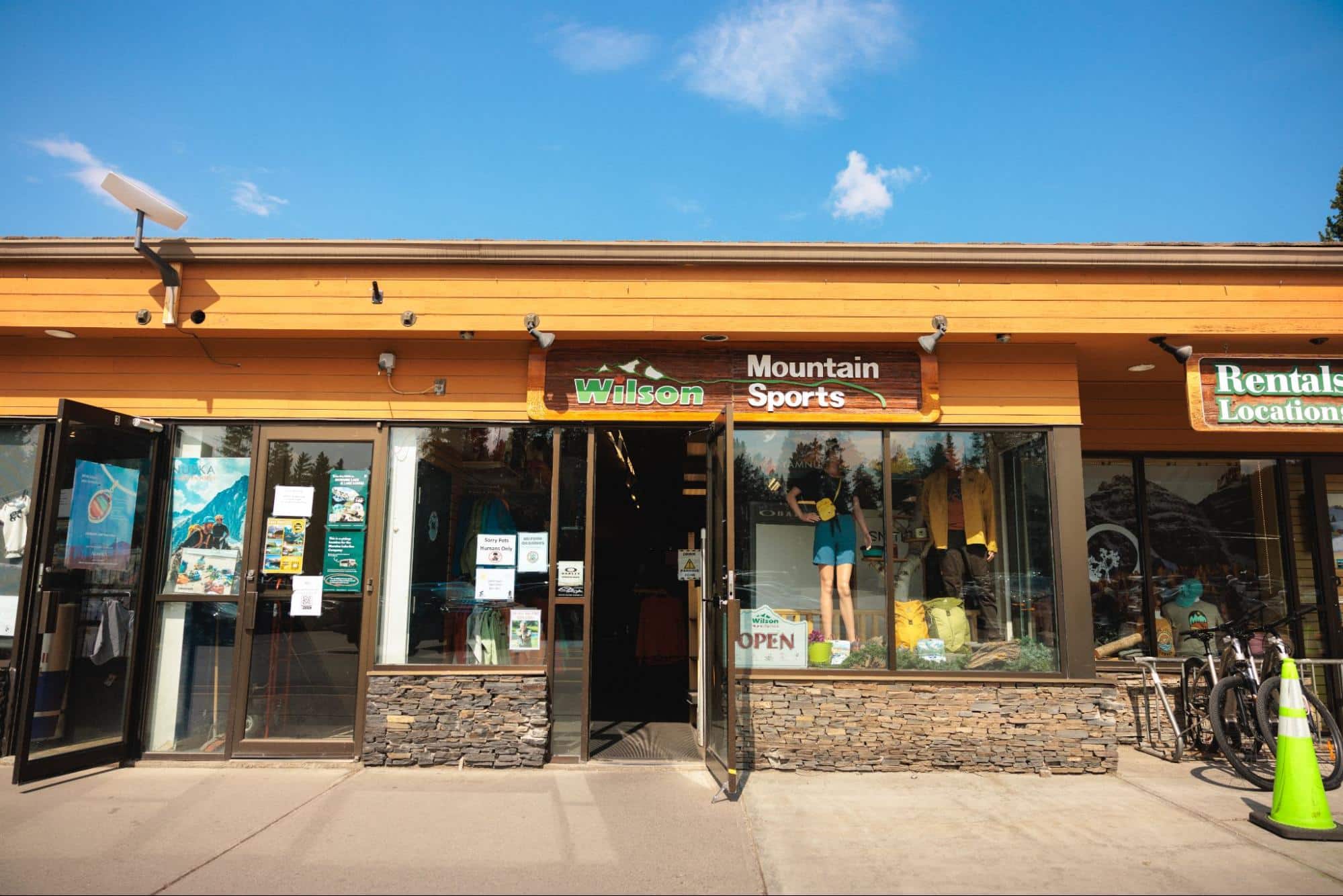 Our Favourite Spots at Samson Mall - Moraine Lake Bus Company